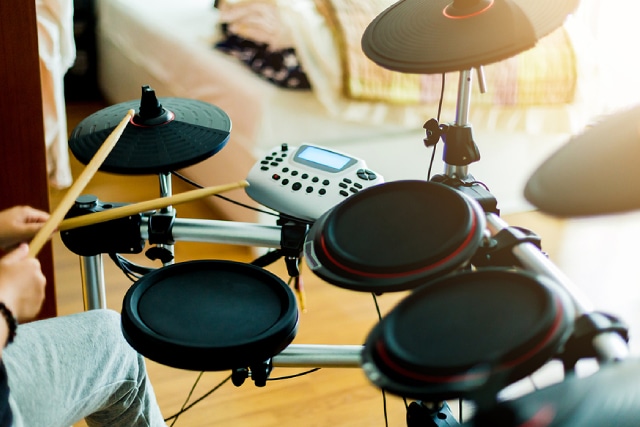 4 Simple Tips For Drummers To Avoid Rushing Or Dragging - Studio72